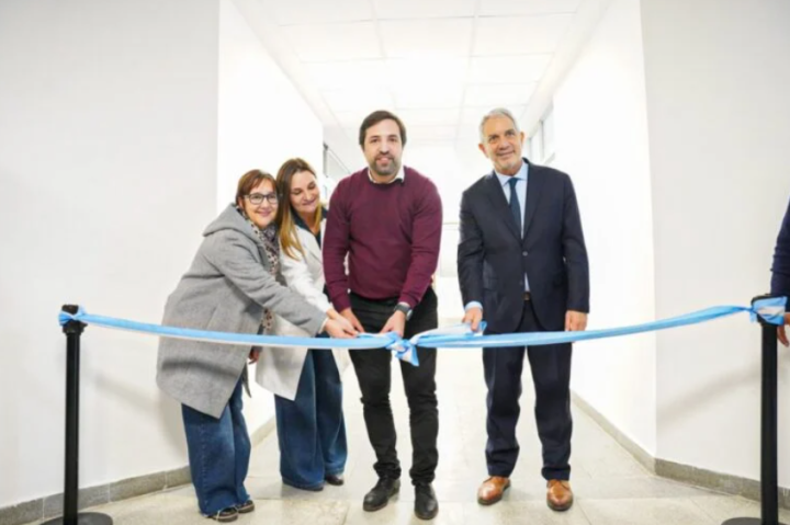 Alak y Kreplak inauguraron obras y entregaron equipamiento en La Plata ...